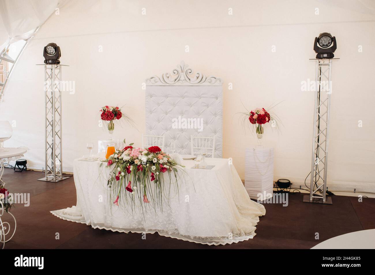 Candlelight table castle hi-res stock photography and images - Alamy