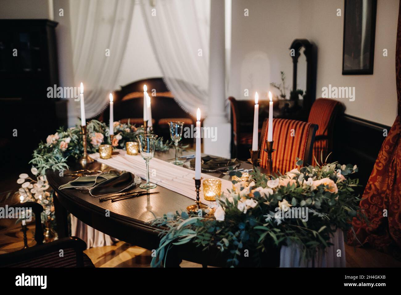 Candlelight table castle hi-res stock photography and images - Alamy