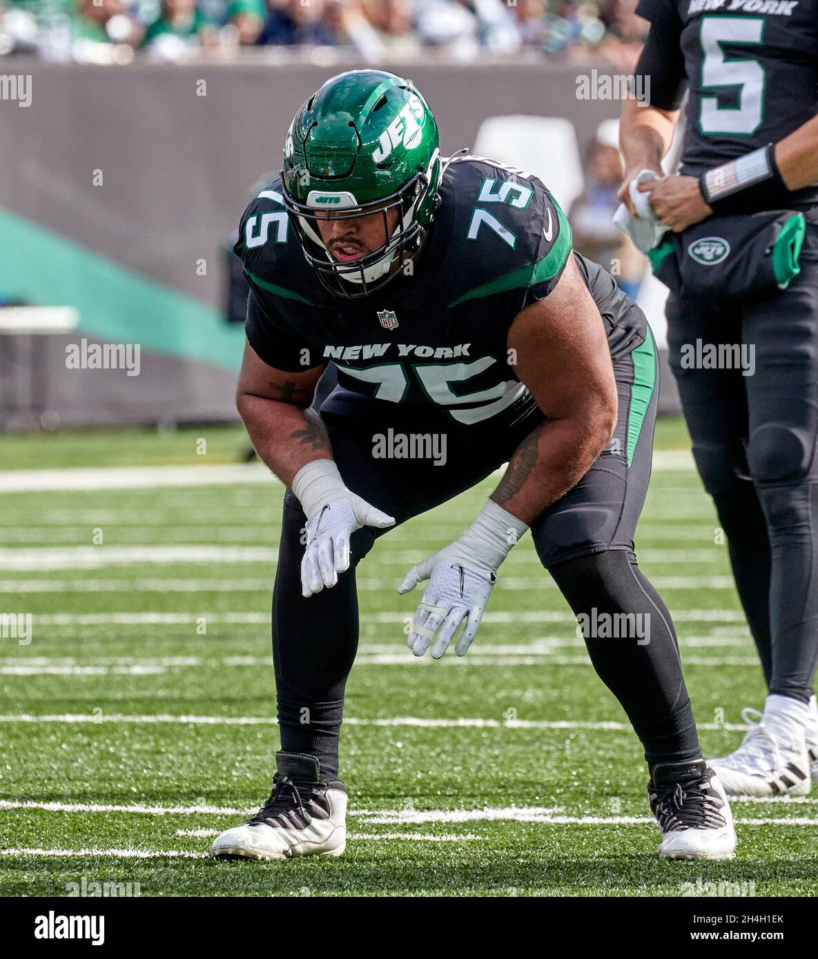 East Rutherford, New Jersey, USA. 3rd Nov, 2021. New York Jets guard ...