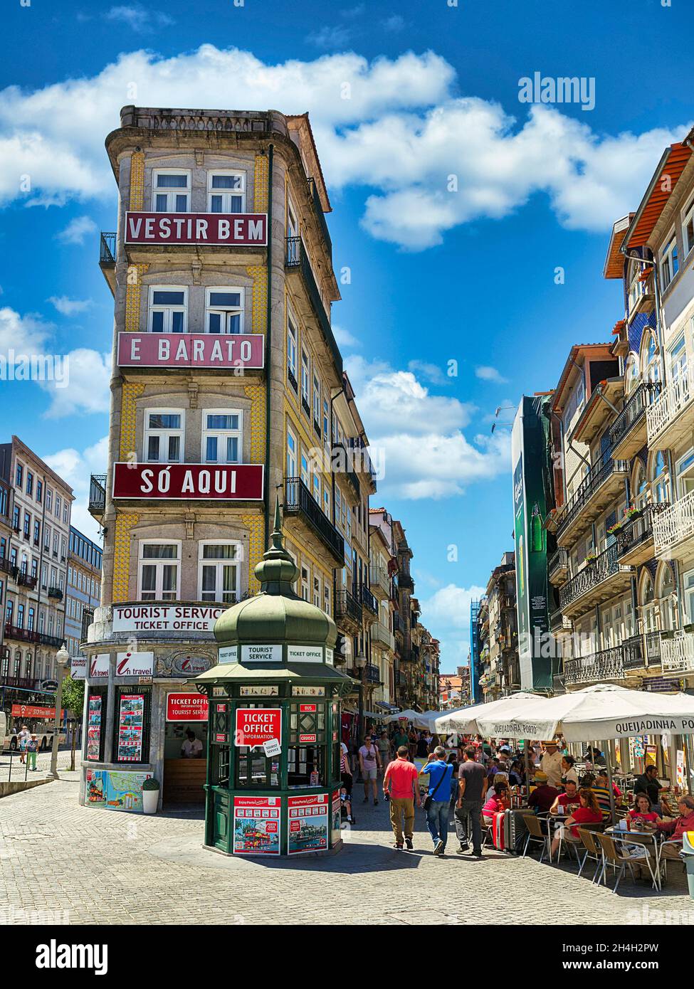 Pedestrian street rua das flores hi-res stock photography and images ...