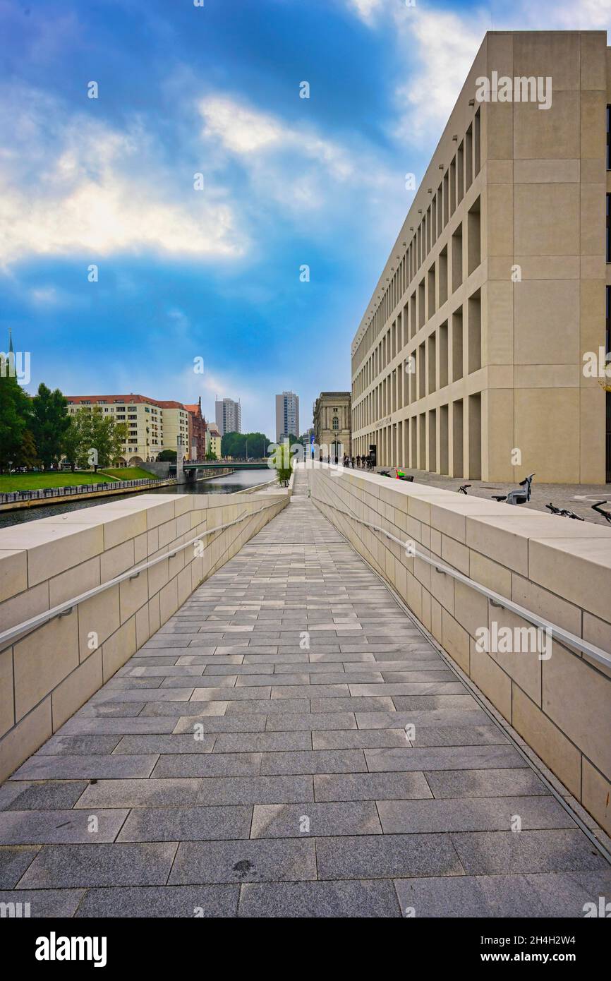 River terraces hi-res stock photography and images - Alamy