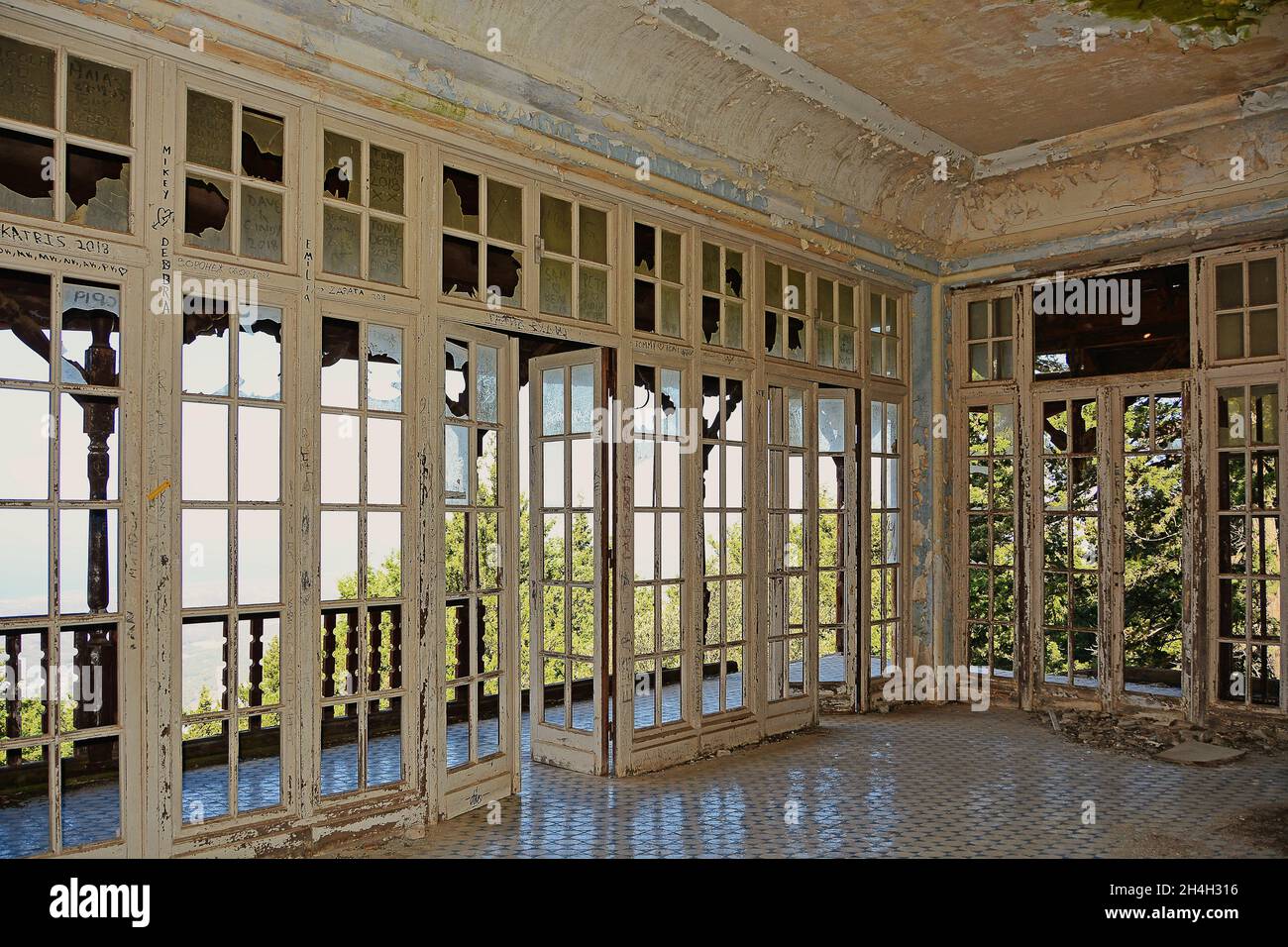 Lost Place, interior with windows, Villa de Vecci, Villa Mussolini ...