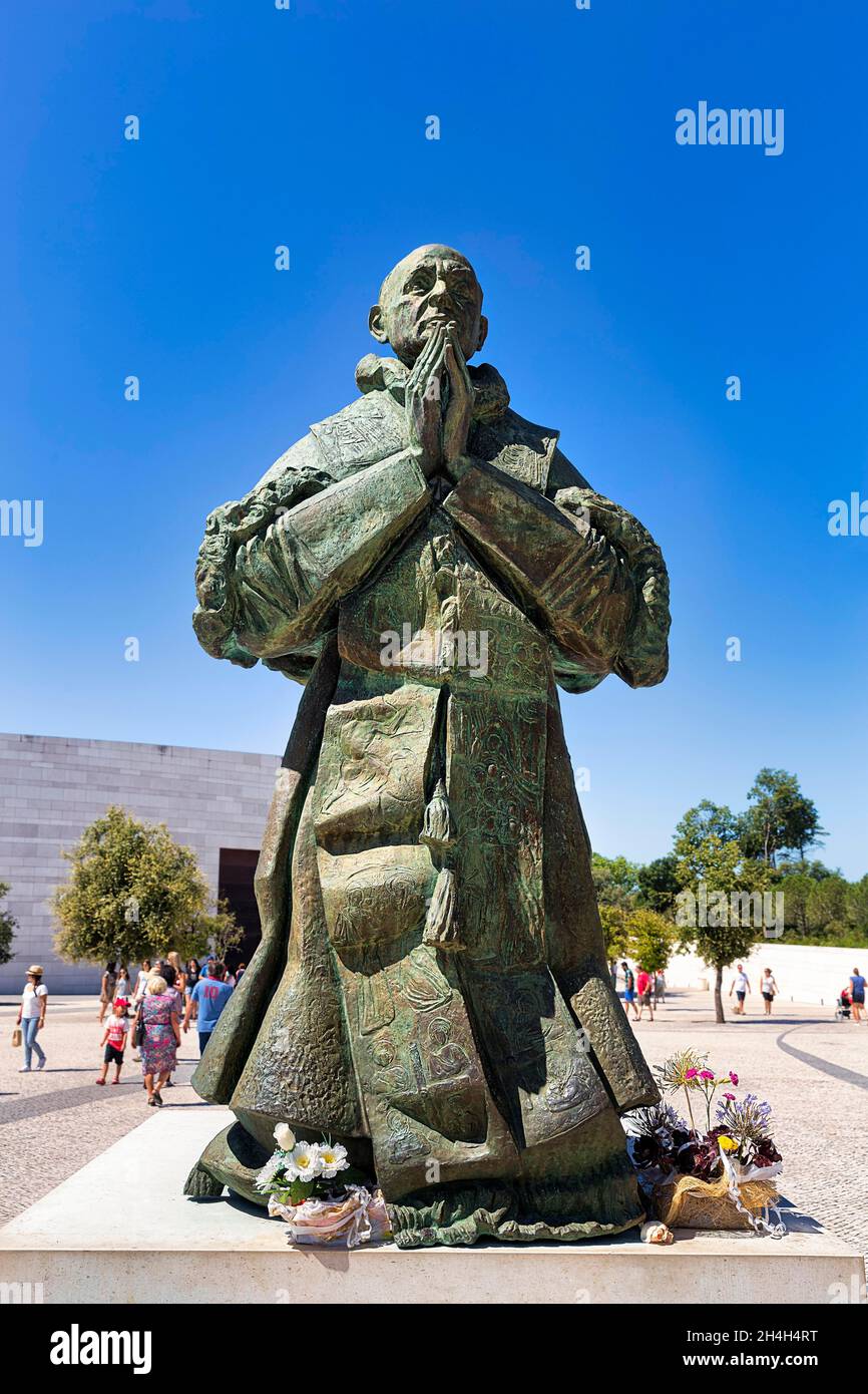 Statue of Pope Paul VI, praying, kneeling, sculptor Joaquim Correia ...