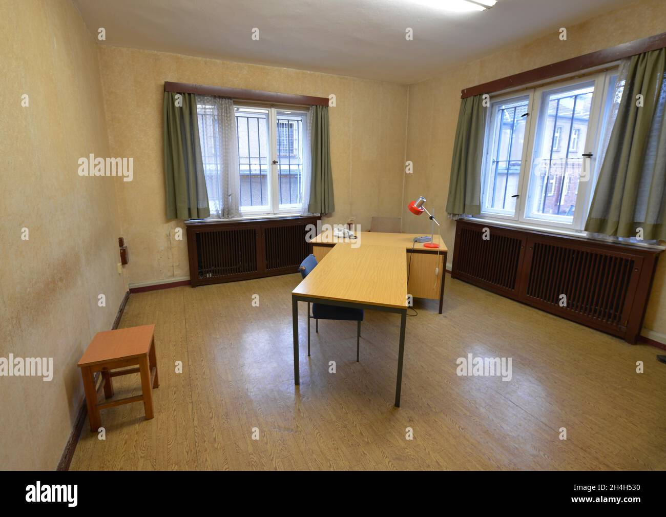 Interrogation room hi-res stock photography and images - Alamy