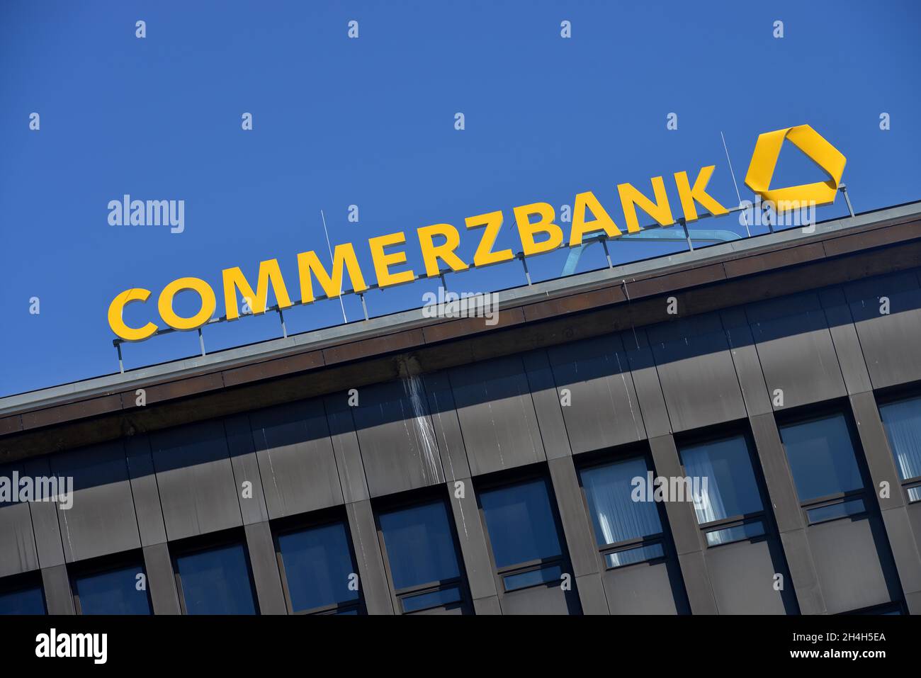 Commerzbank logo hi-res stock photography and images - Alamy