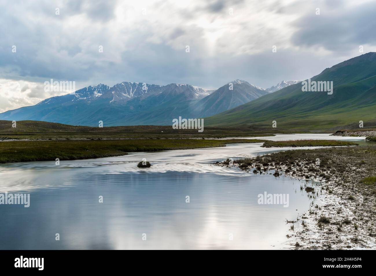 Sunbeams over the Naryn Gorge, River, Naryn Region, Kyrgyzstan Stock ...