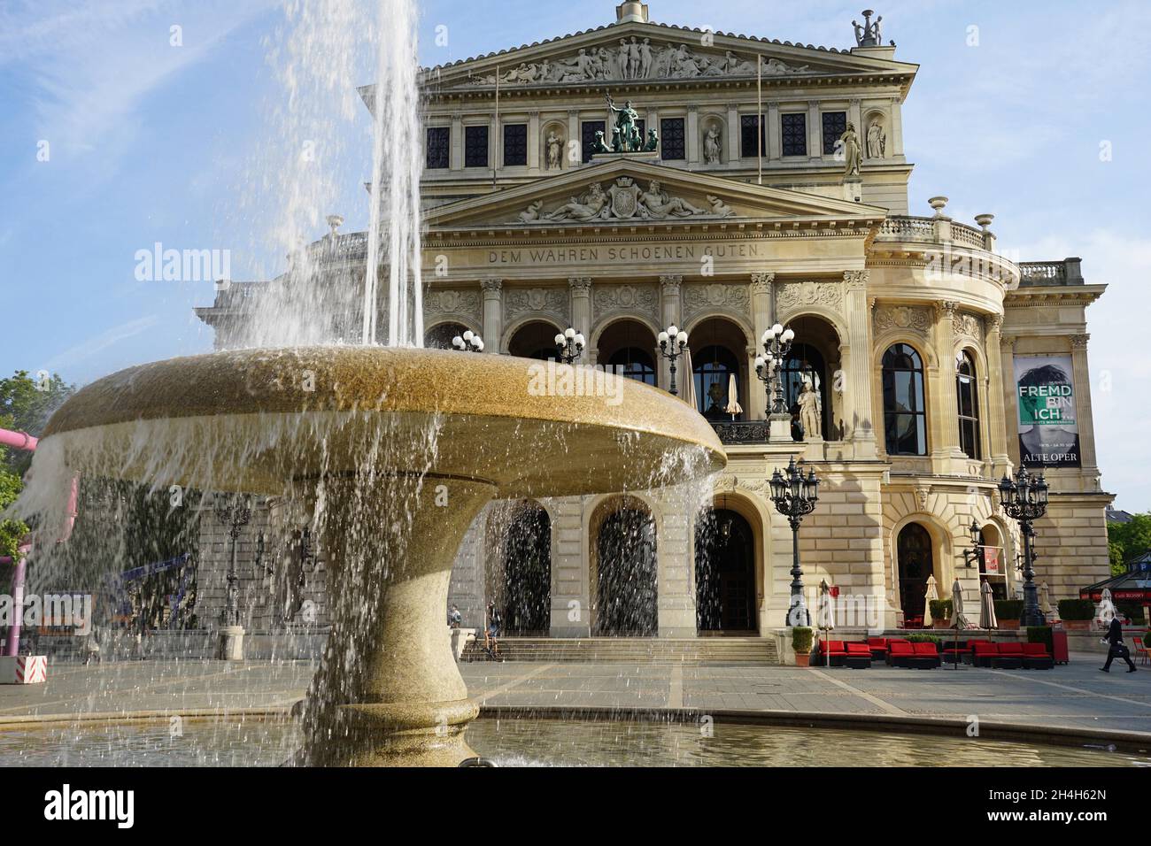 Old Opera House, Opera Square, Fountain, Wind, Frankfurt, Hesse ...