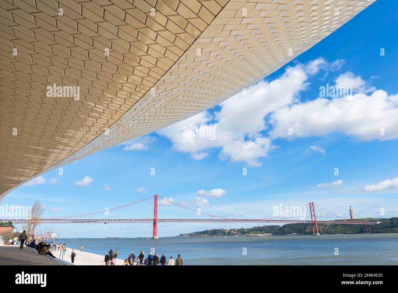 25 April Bridge, former Salazar Bridge, over the Tagus as seen from ...