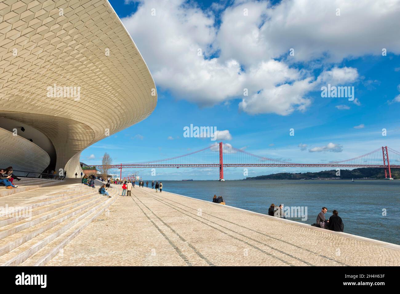 25 April Bridge, former Salazar Bridge, over the Tagus as seen from ...