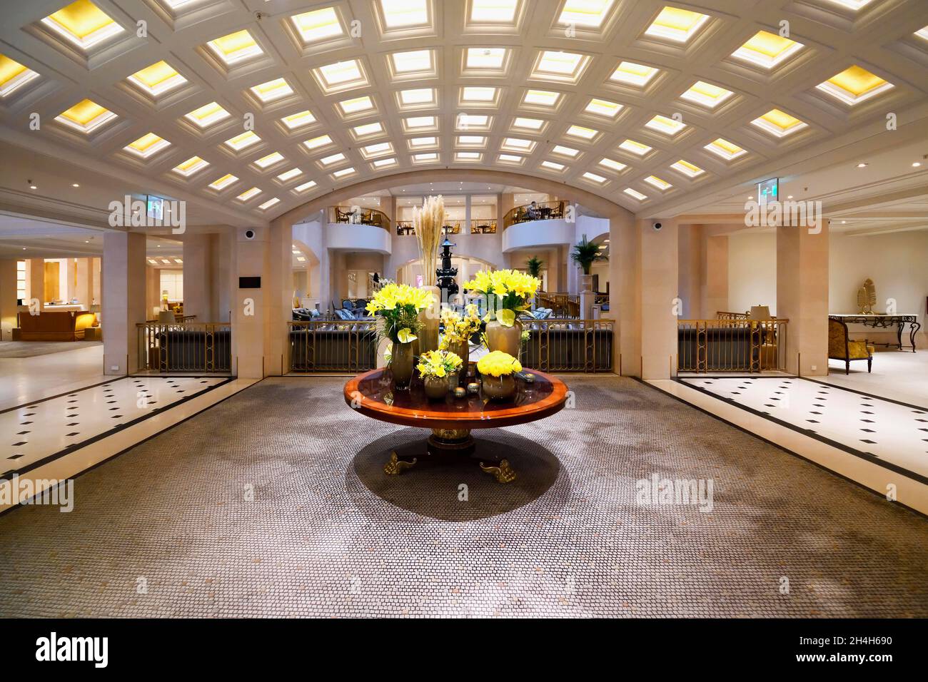 Hotel Adlon Kempinski lobby, Pariser Square, Unter den Linden, Berlin ...