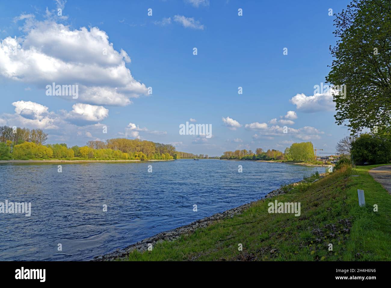 Fluß, Rhein, Binnenschiff Stock Photo - Alamy