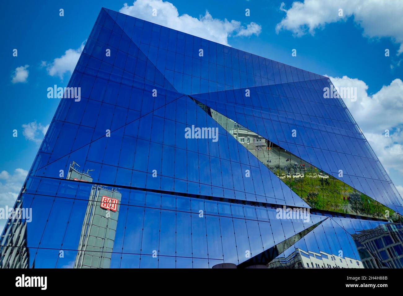 Cube Berlin, cube-shaped office building on Washingtonplatz, Berlin ...