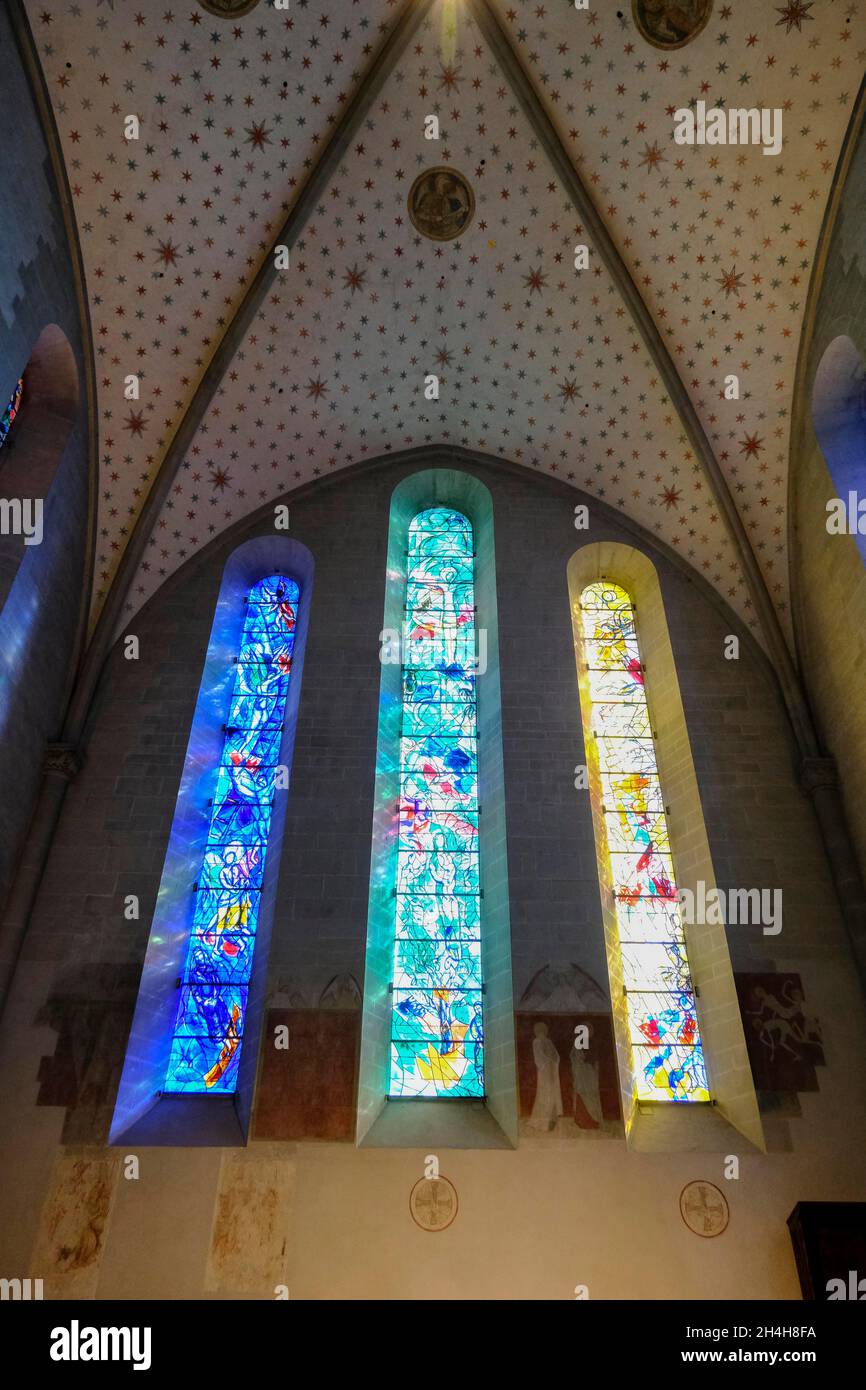Church window by Marc Chagall, Fraumuenster Church, Zurich Old Town ...