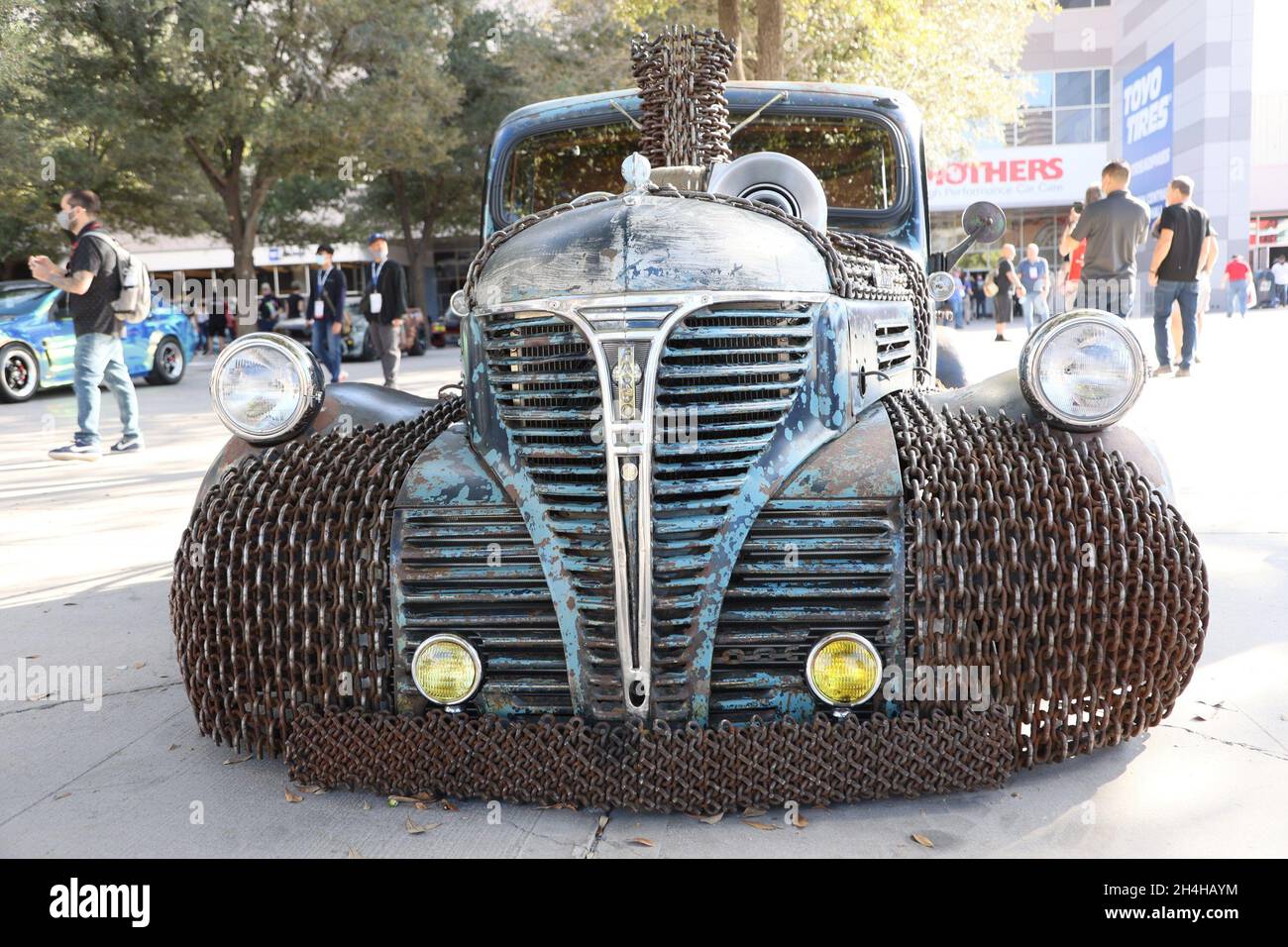 Las Vegas, NV, USA. 2nd Nov, 2021. ‘Chainsmoker' 1947 Fargo FL1, Art ...