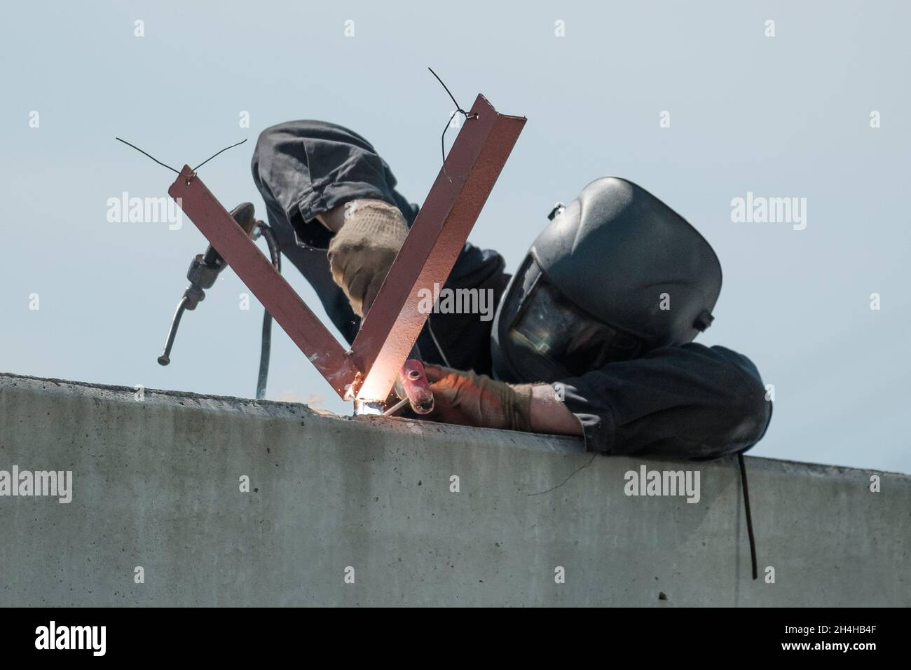 Welding building construction hi-res stock photography and images - Alamy