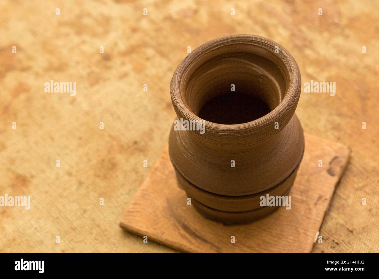 Earthenware clay pottery hi-res stock photography and images - Alamy