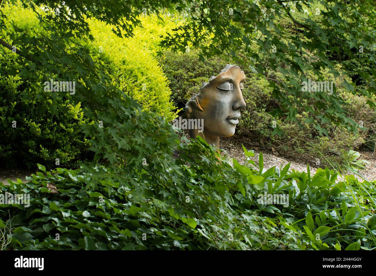 Female face sculpture hi-res stock photography and images - Alamy