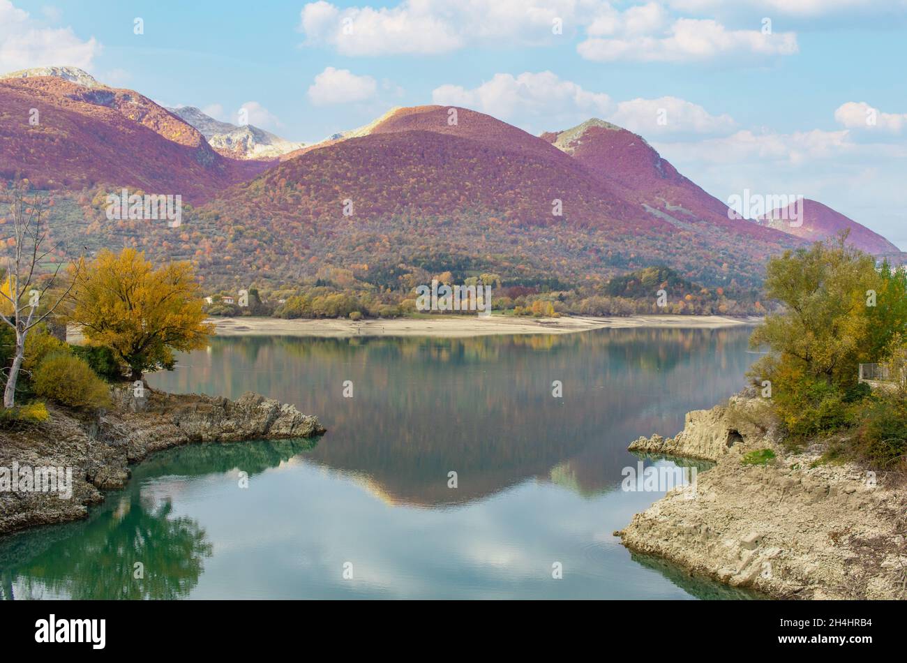 Embedded in the wonderful Abruzzo, Lazio and Molise National Park, Lake ...