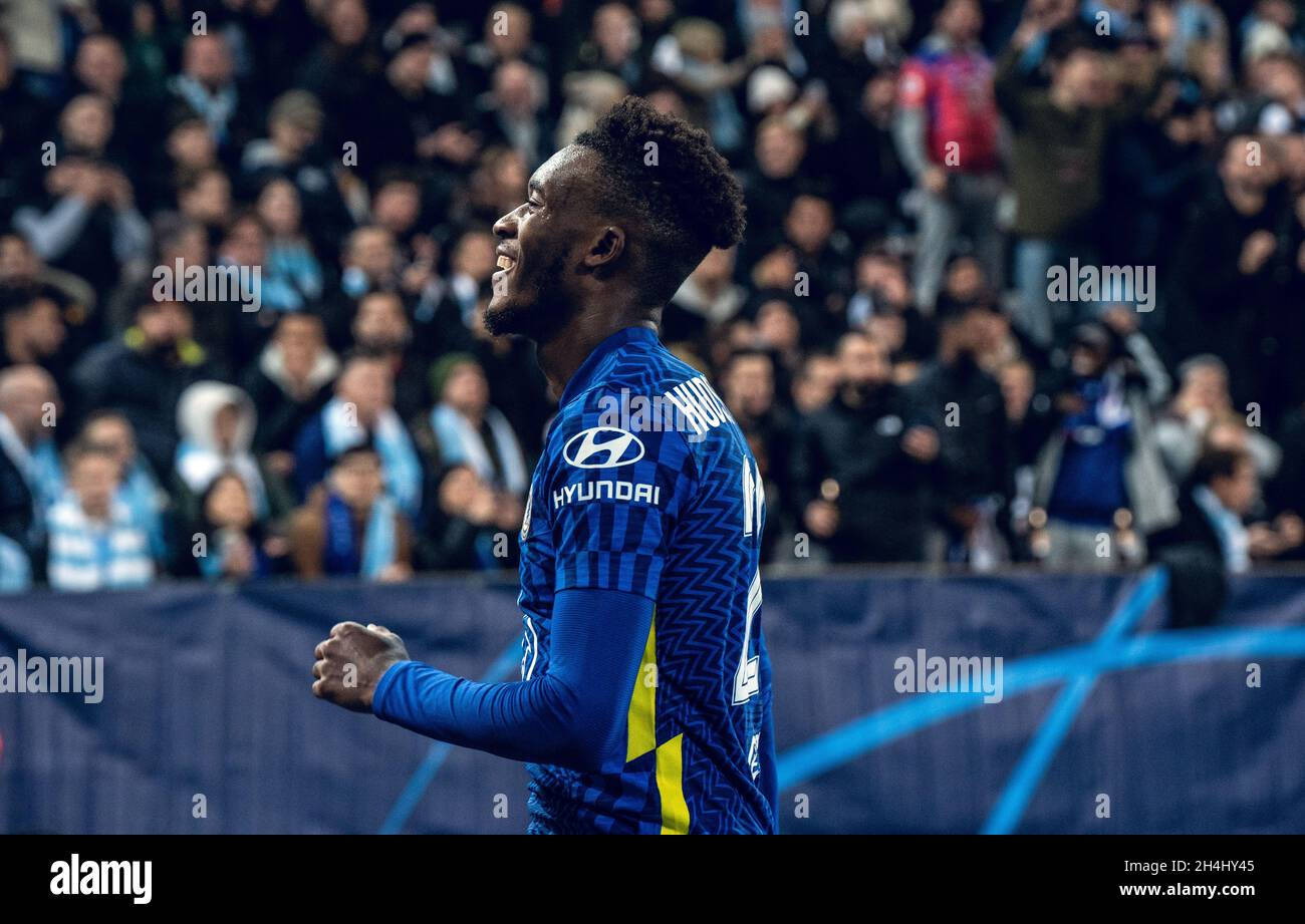 Malmo, Sweden. 02nd Nov, 2021. Callum Hudson-Odoi (20) of Chelsea FC ...