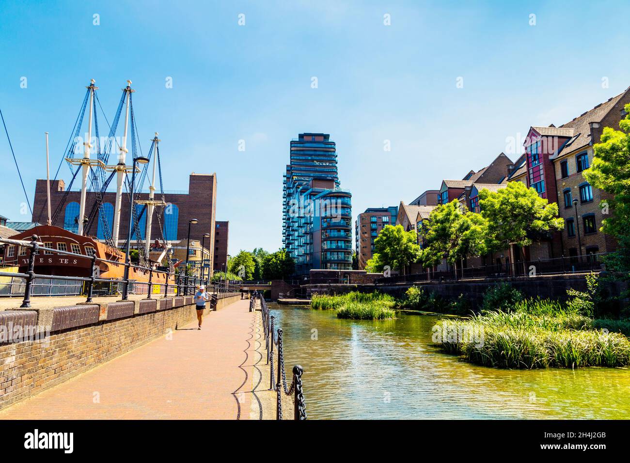 Ornamental Canal by Tobacco Dock and The Three Sisters replica ship ...
