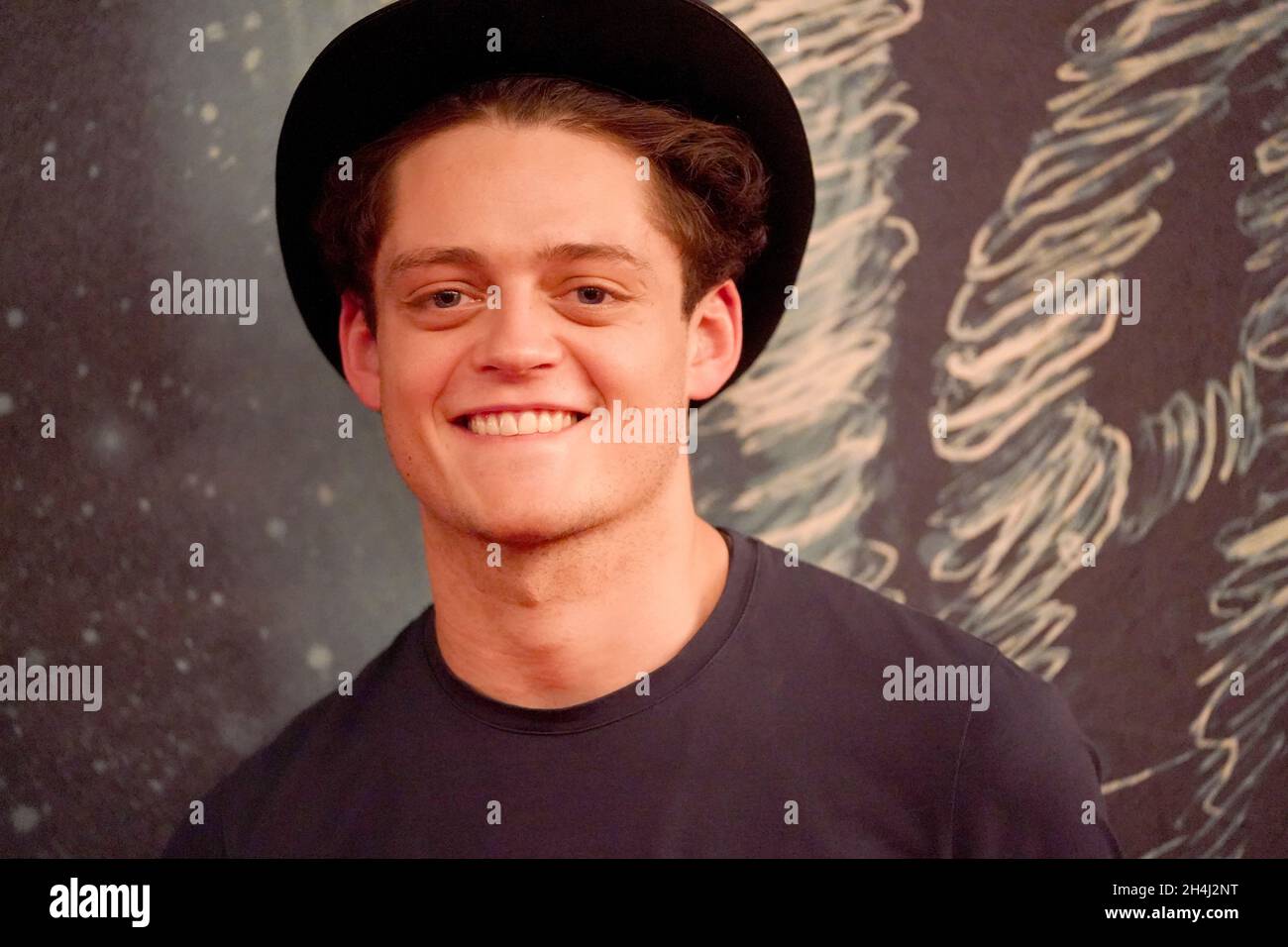 Hamburg, Germany. 28th Oct, 2021. Actor Vincent Lang, portraying Albus ...