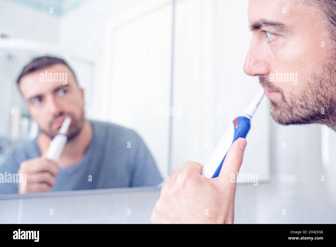 Clean cleaning teeth hi-res stock photography and images - Alamy