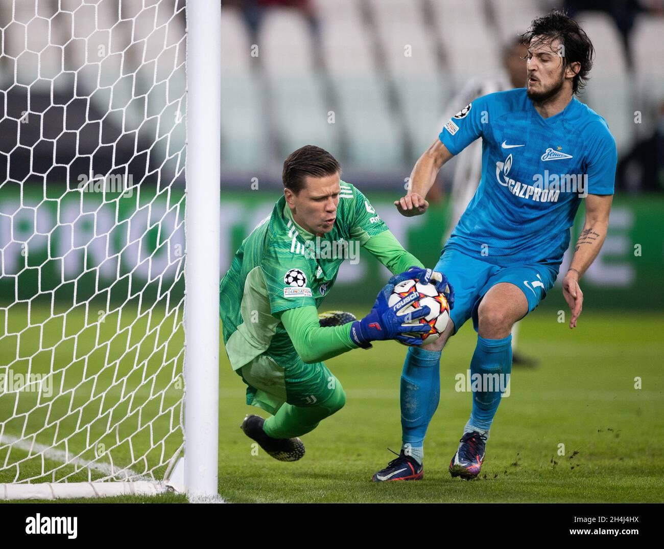 TURIN, ITALY - NOVEMBER 02: Juventus goalkeeper Wojciech Szczęsny saves ...