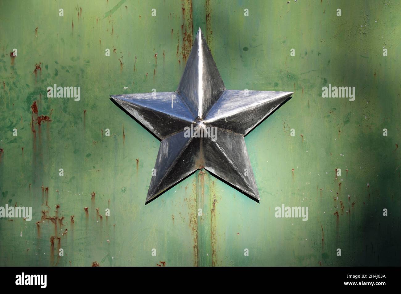 Soviet symbol in entrance hi-res stock photography and images - Alamy