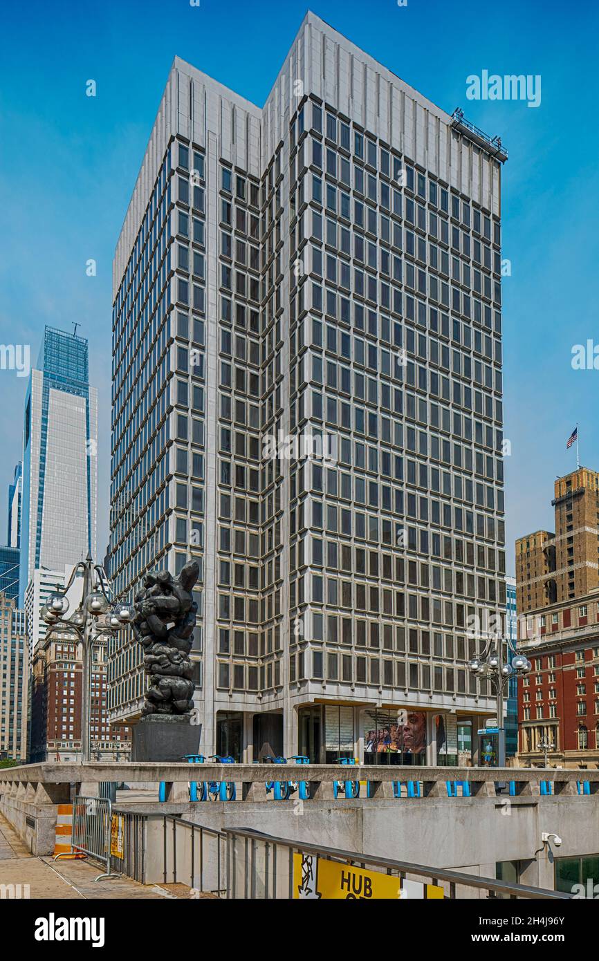 Municipal services building plaza philadelphia hi-res stock photography ...