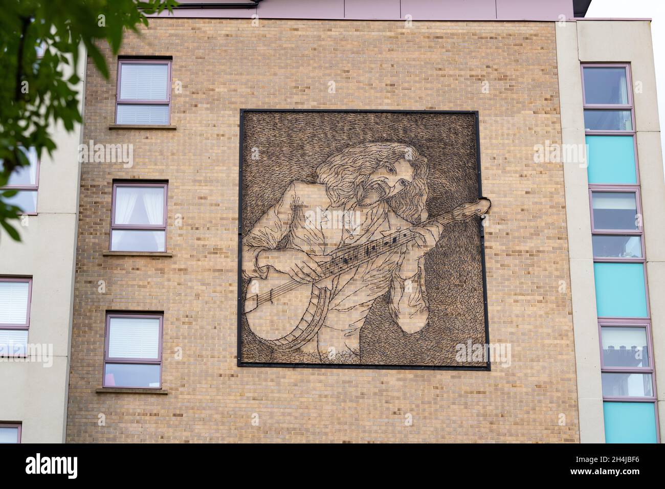 Billy Connolly steel mural sculpture by Andy Scott close to his place ...