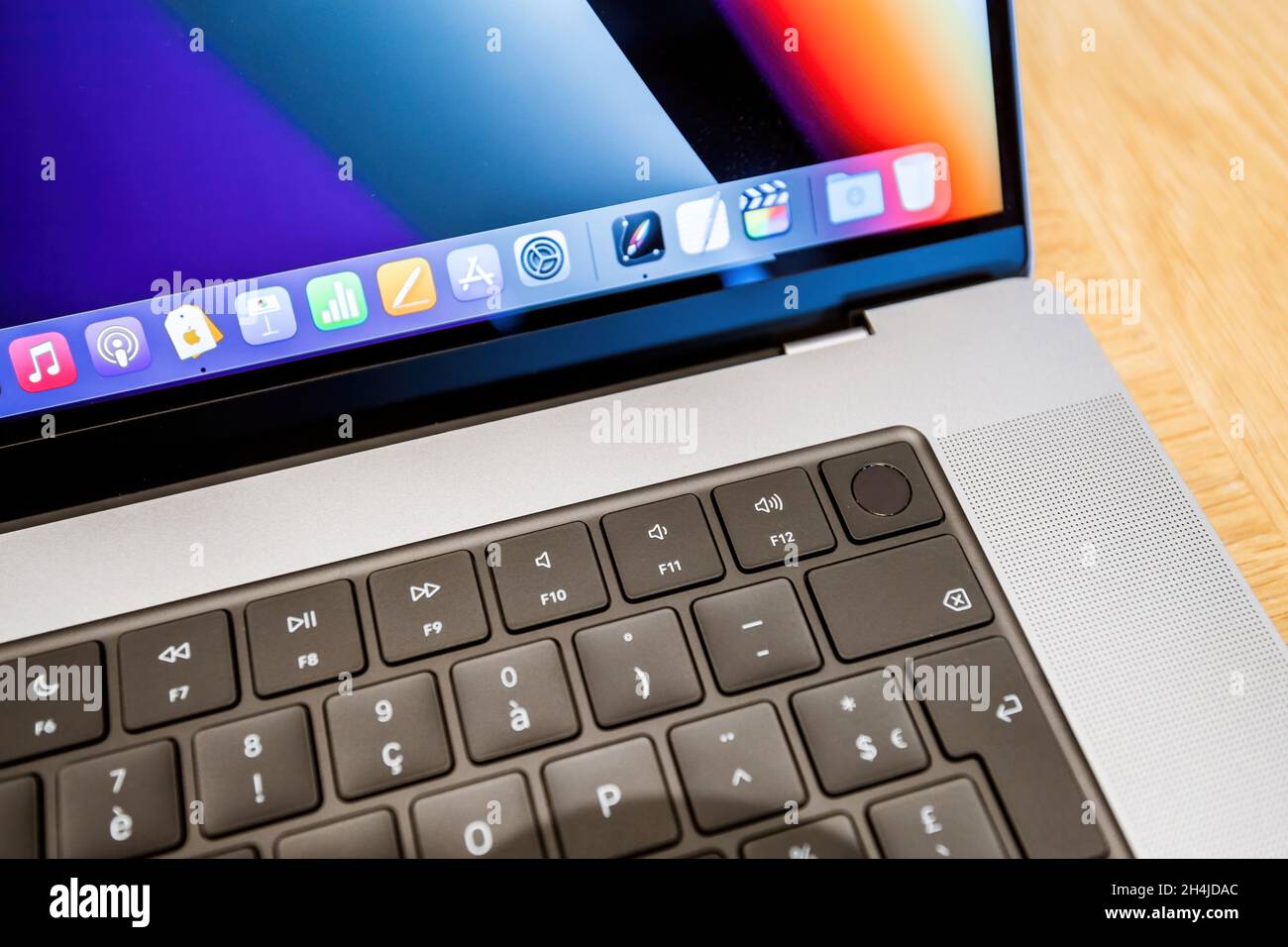 Macos monterey hi-res stock photography and images - Alamy