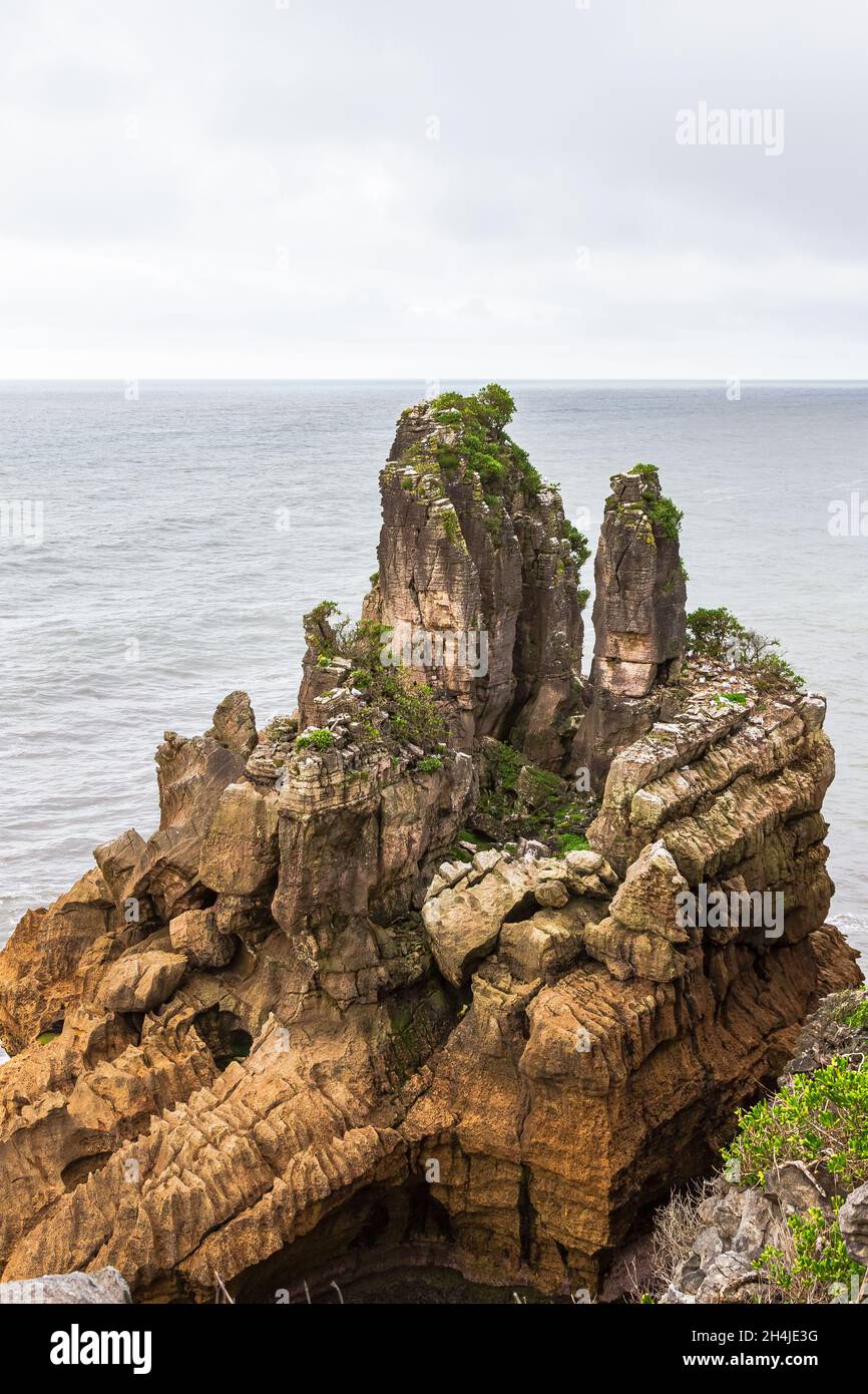 Pancake Rocks. Cliffs of Paparoa national park, South Island, New ...