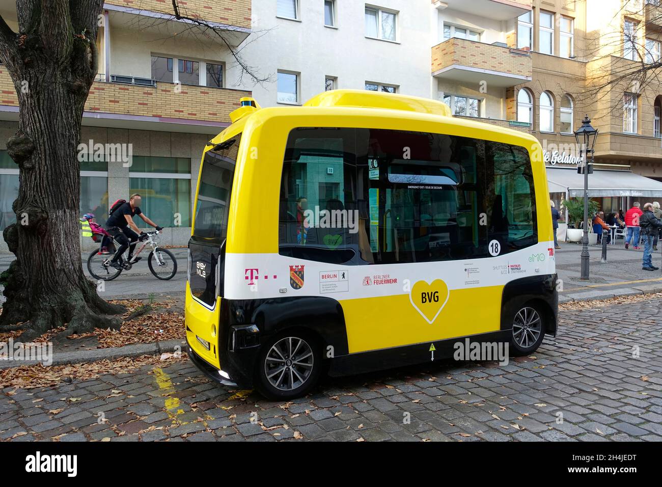 First ride shuttle bus hi-res stock photography and images - Alamy