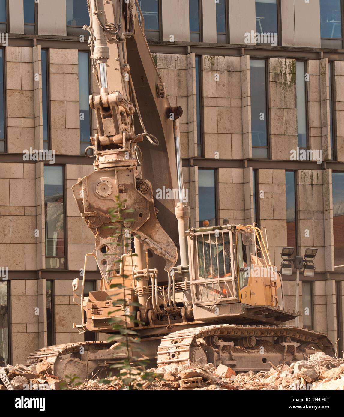 360 degree tracked excavator hi-res stock photography and images - Alamy