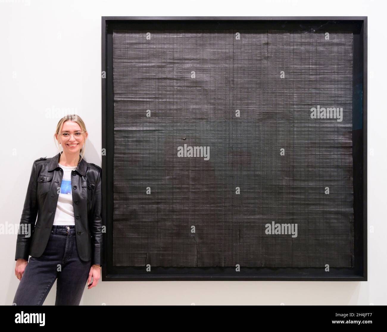 Saatchi Gallery, London, UK. 3 November 2021. London Grads Now 21 ...