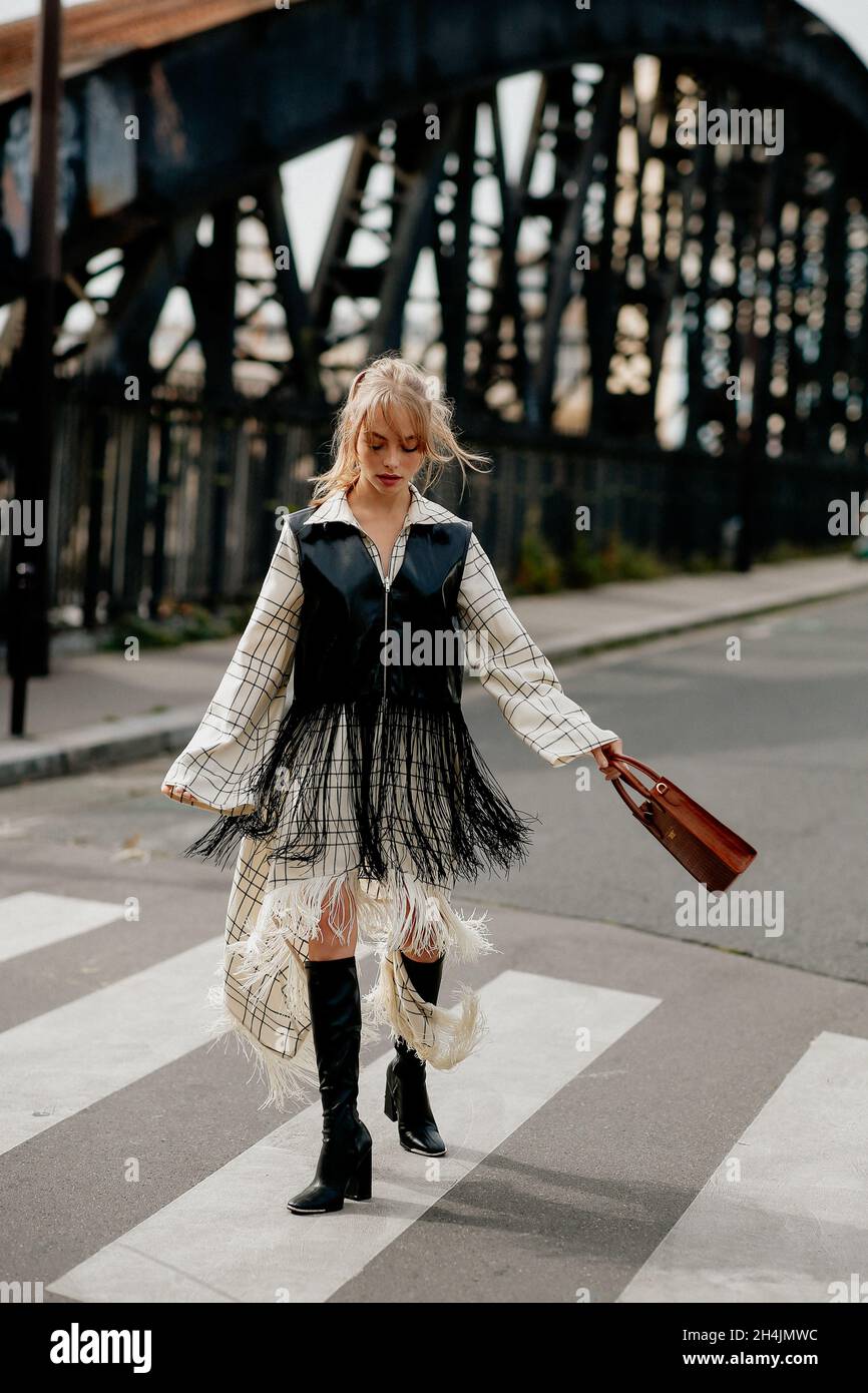 Street style, Anouchka Gauthier arriving at Victoria Tomas Spring ...