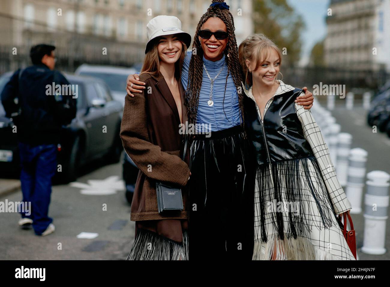 Street style, Mara Lafontan, Hanna Lhoumeau and Anouchka Gauthier ...