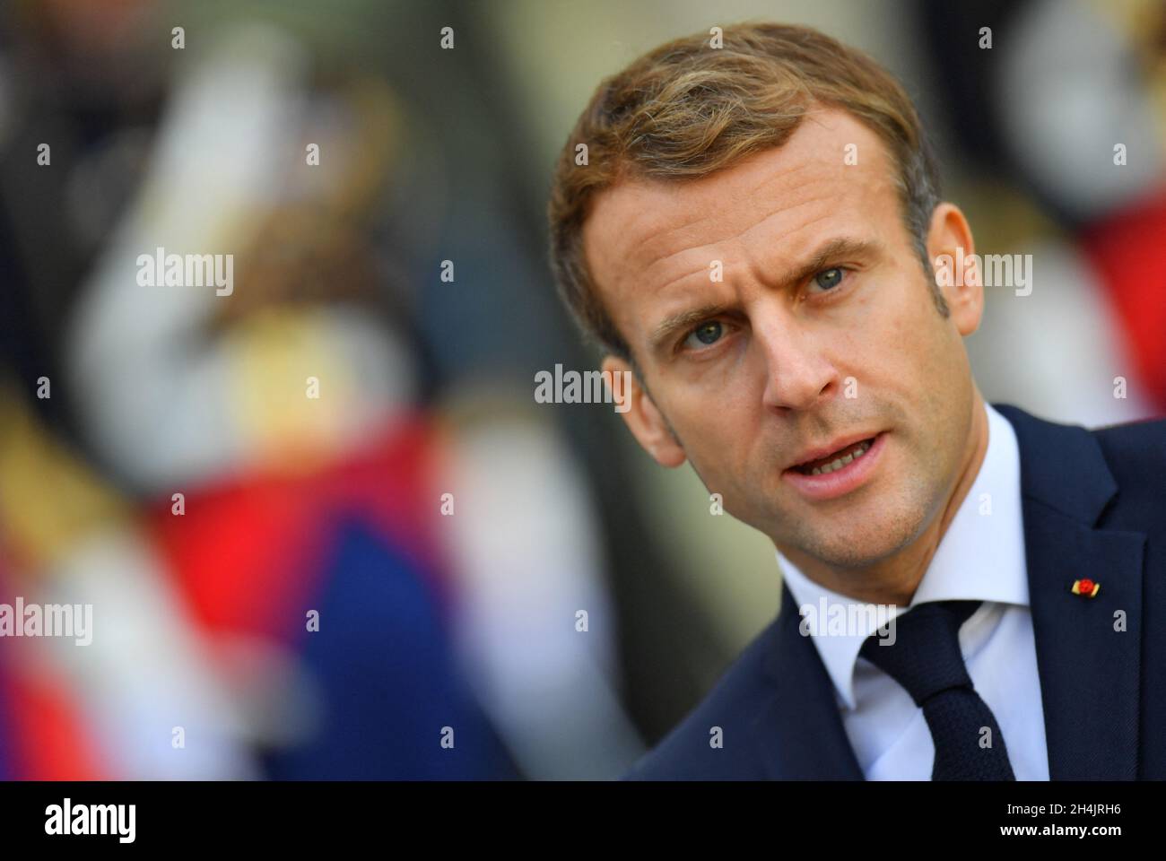 France's President Emmanuel Macron welcomes Columbia's counterpart Ivan ...