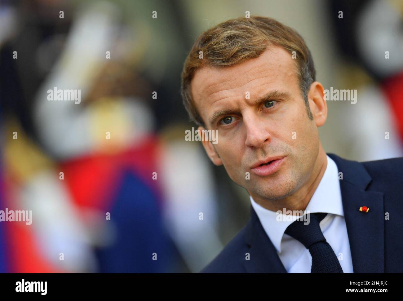 France's President Emmanuel Macron welcomes Columbia's counterpart Ivan ...