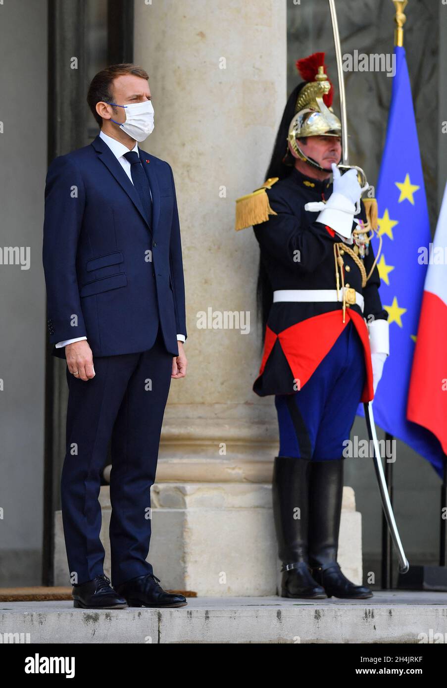 France's President Emmanuel Macron welcomes Columbia's counterpart Ivan ...