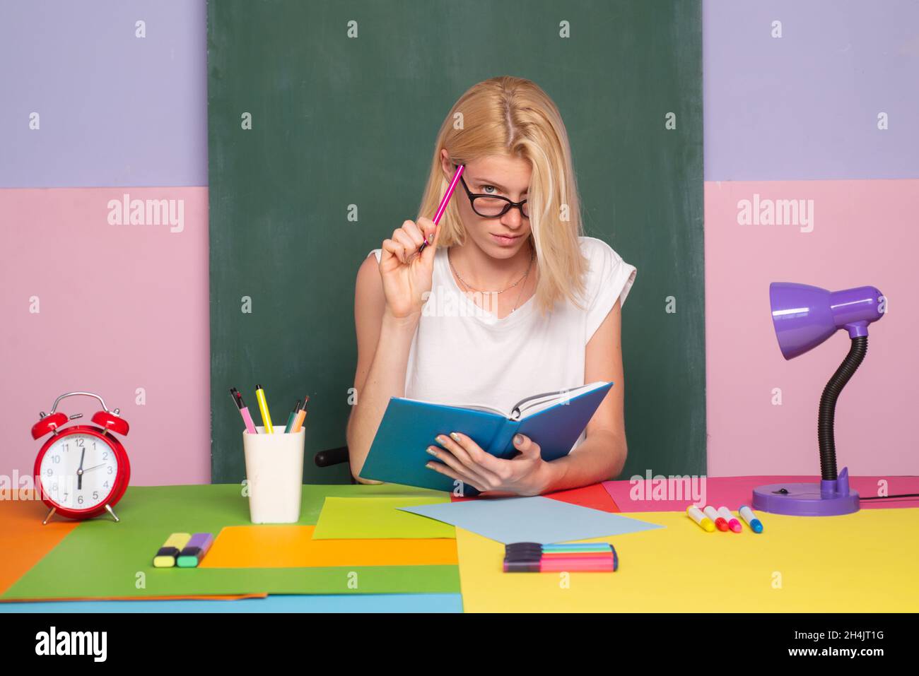 Thinking taking notes school hi-res stock photography and images - Alamy