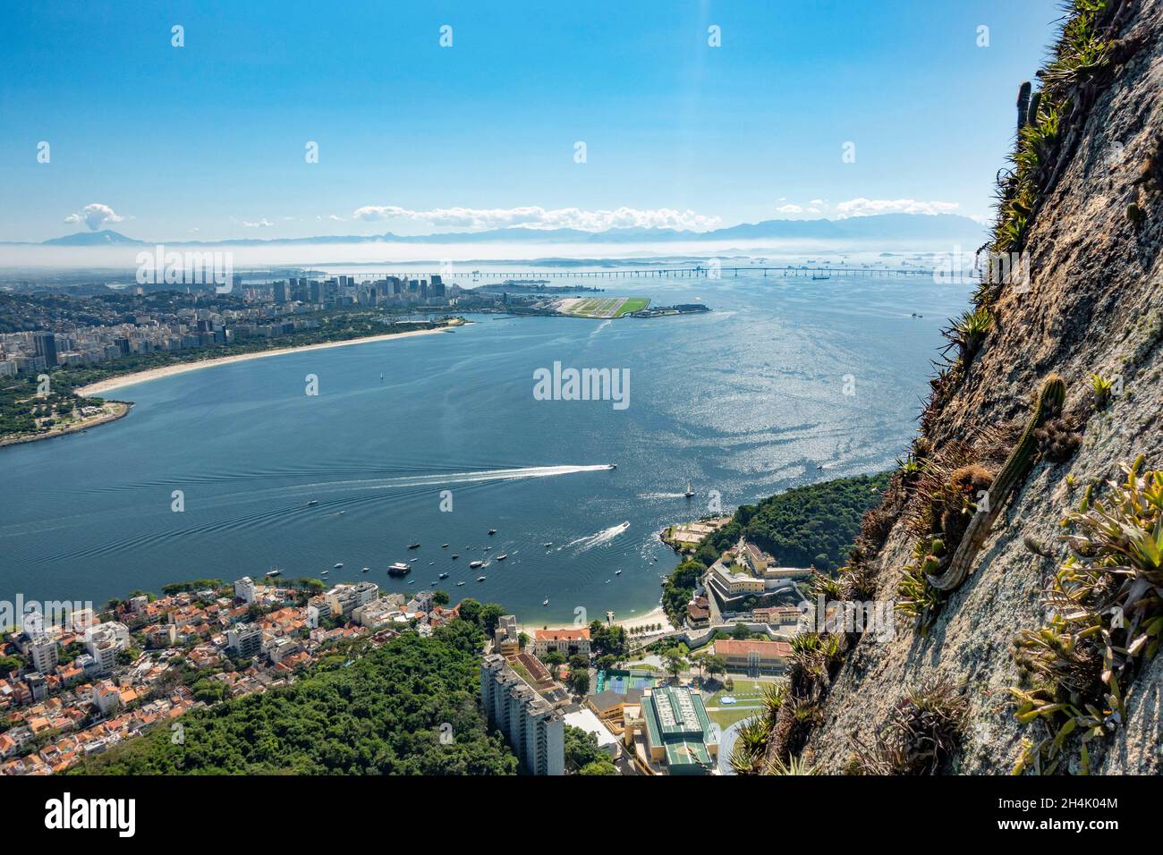 Brazil, Rio de Janeiro, climbing on Sugar Loaf, Italian way, climbing ...