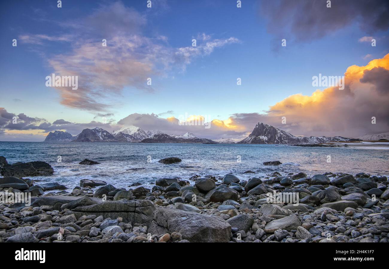 Norwegian sea rocky beach lofoten hi-res stock photography and images ...