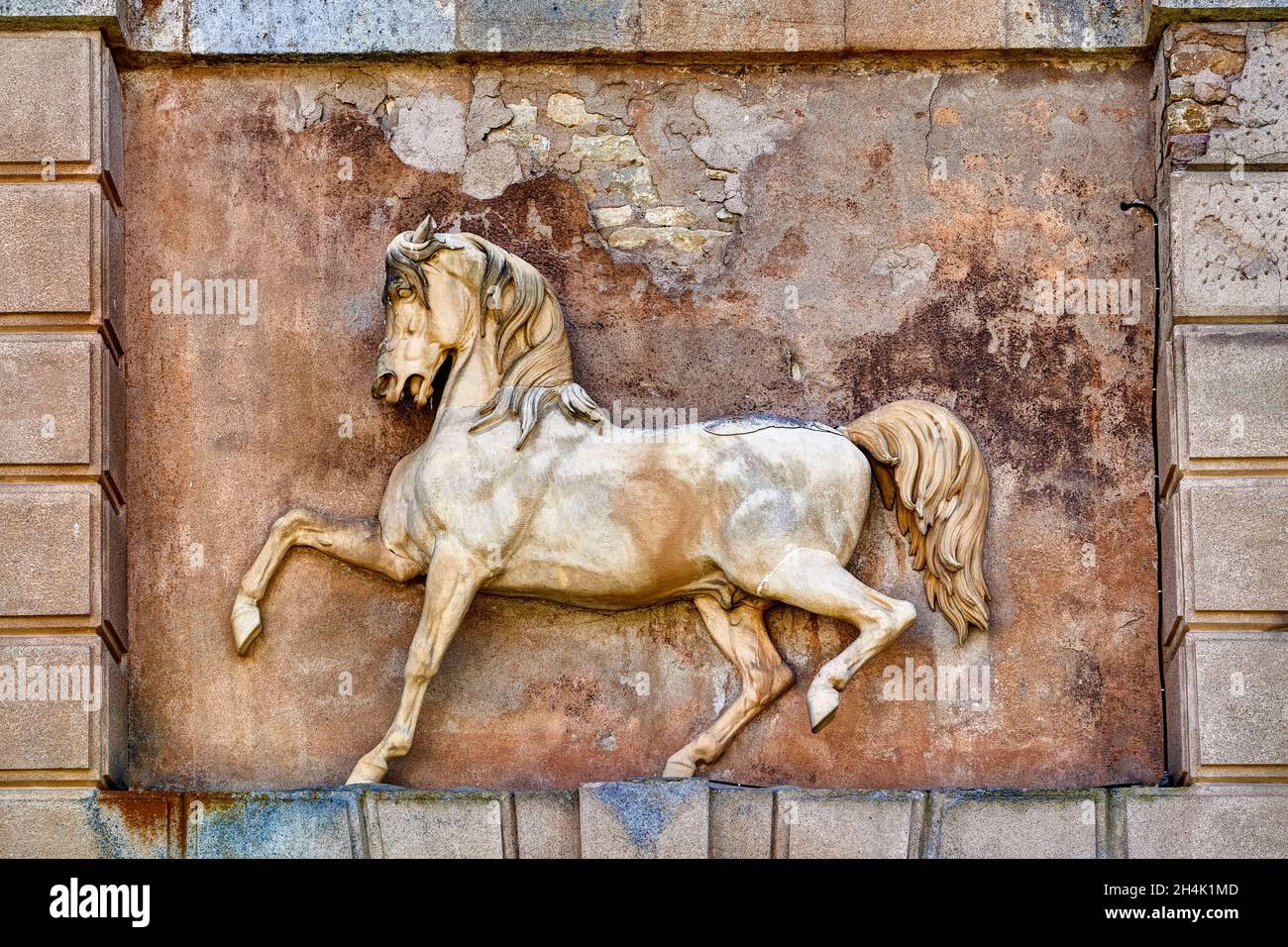 France, Cote d'Or, Chateau de Commarin castle Stock Photo - Alamy