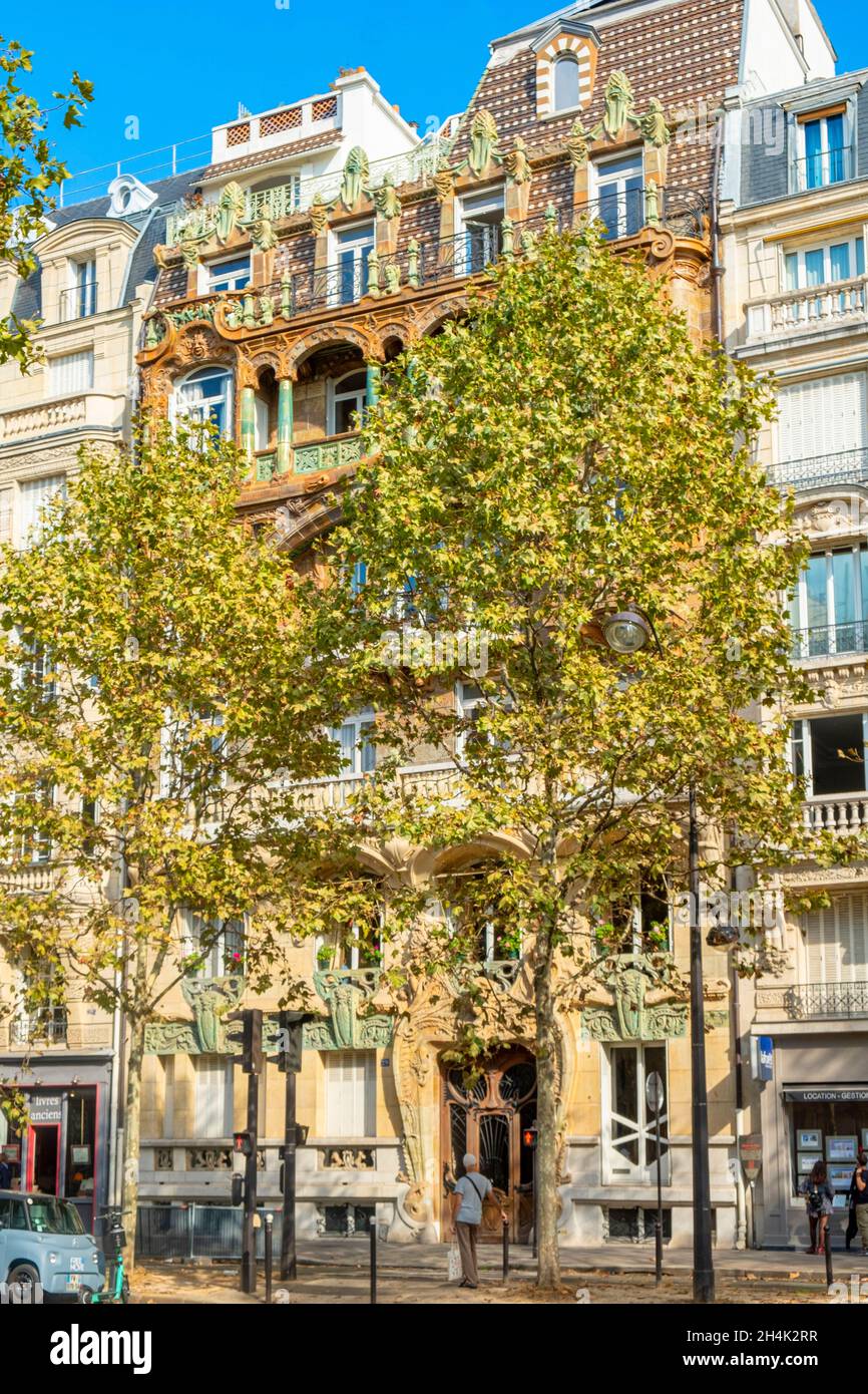France, Paris, Lavirotte building, in Art Nouveau style in flamed ...