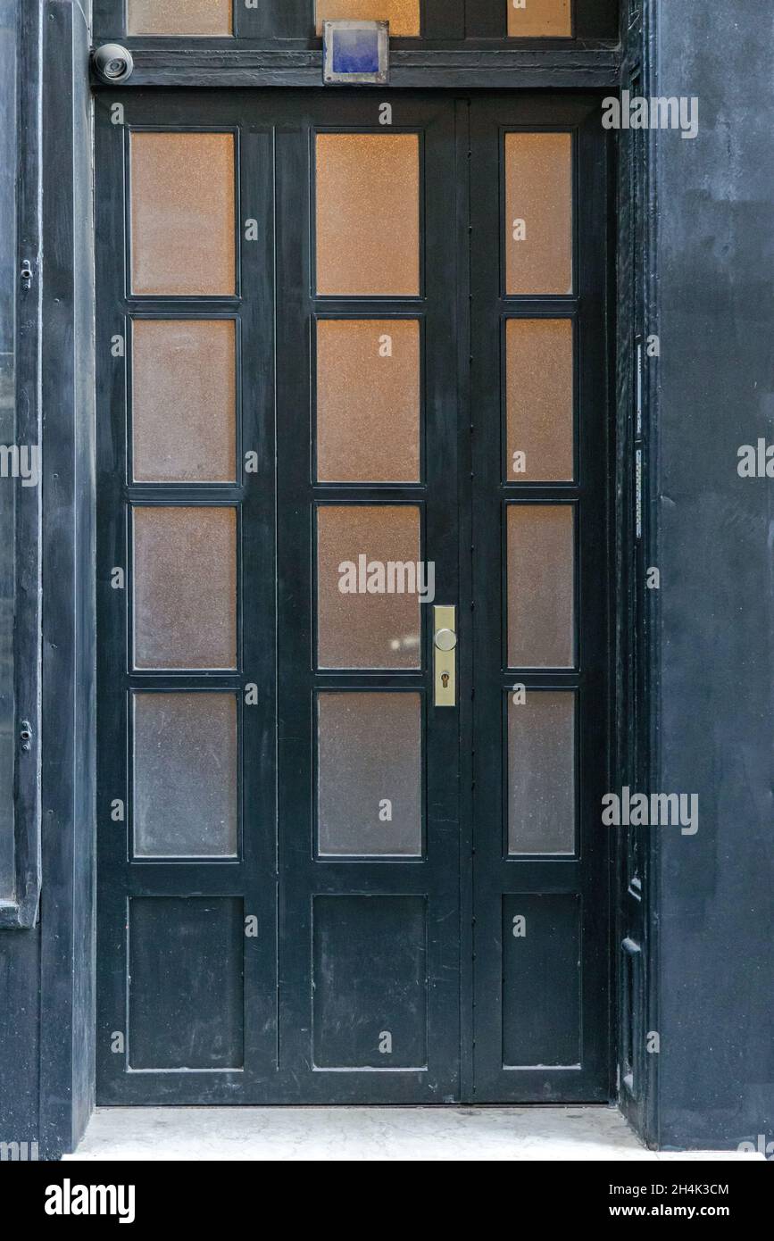 Door transom windows hi-res stock photography and images - Alamy