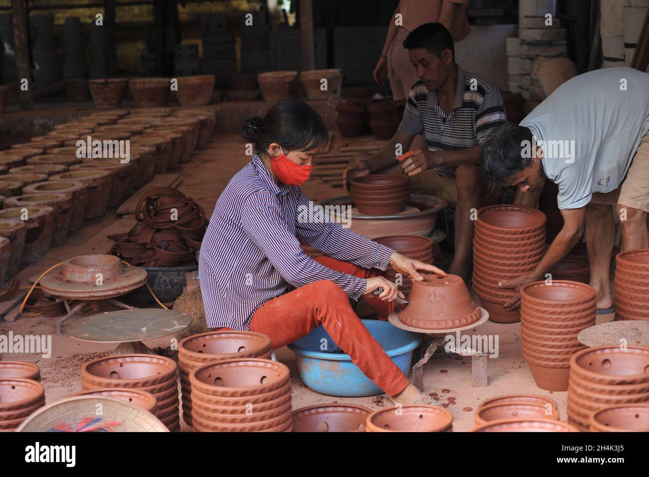 Kim lan ceramic village hi-res stock photography and images - Alamy
