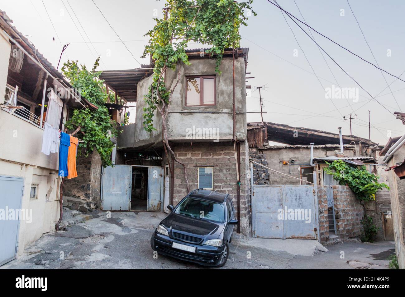 Alley in Kond neigborhood in Yerevan, Armenia Stock Photo - Alamy
