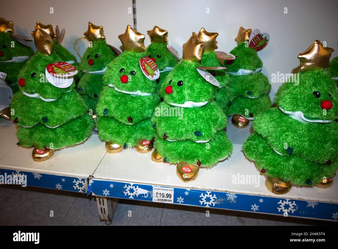 Fluffy green christmas toy hi-res stock photography and images - Alamy