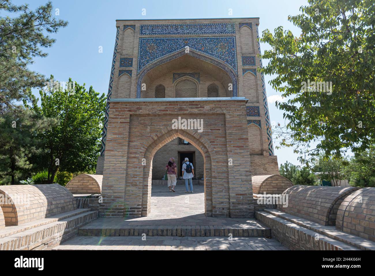 Viiew of the main entrance of the Kaffal Shashi Mausoleum. The path to ...